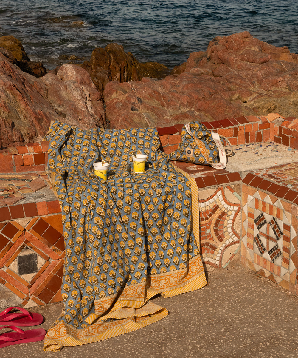 Blue Emma Single Throw in a Tote – Viand Mercantile