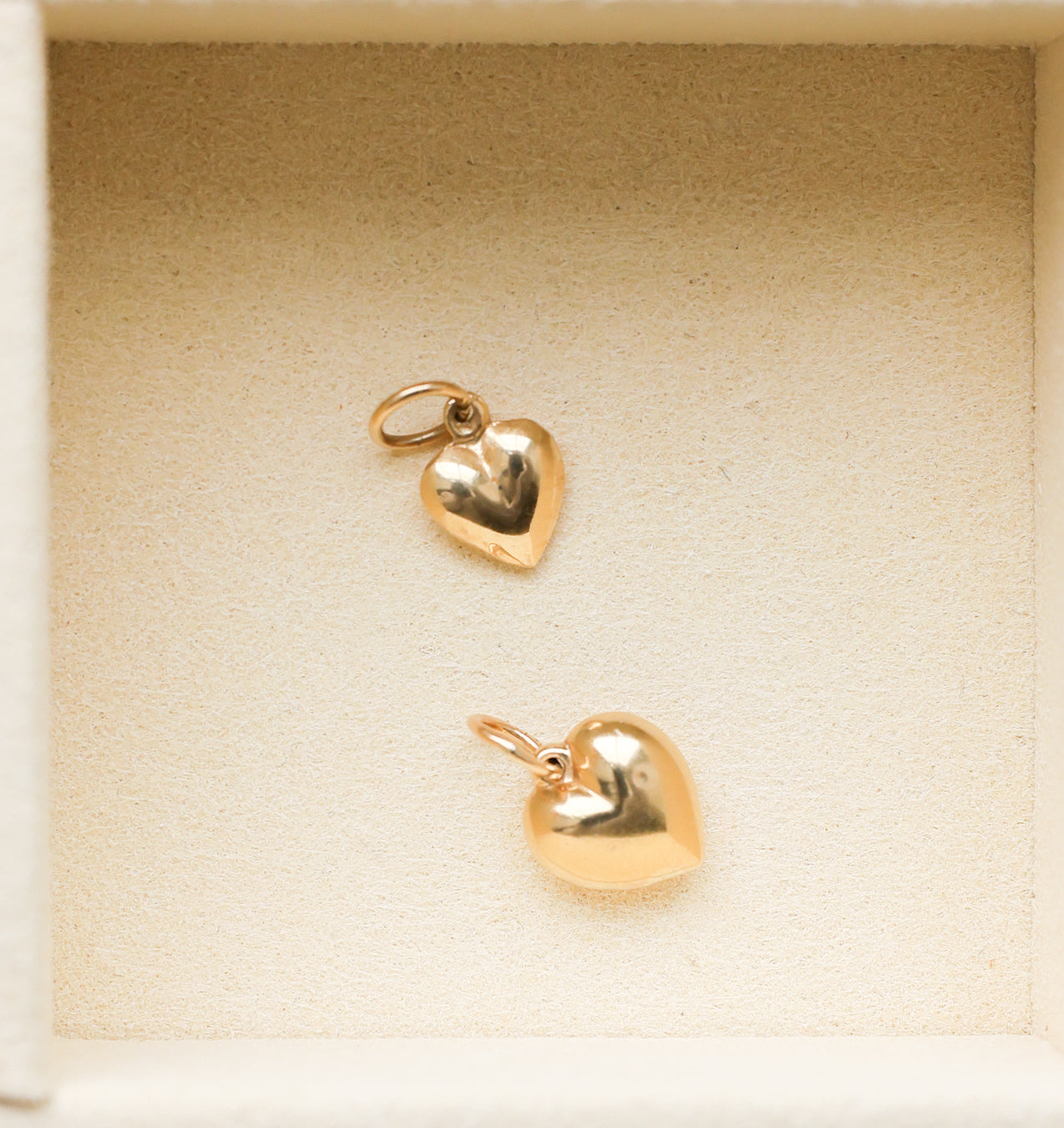 Vintage 14k Gold Puffy Heart Charm, Hollow – Viand Mercantile