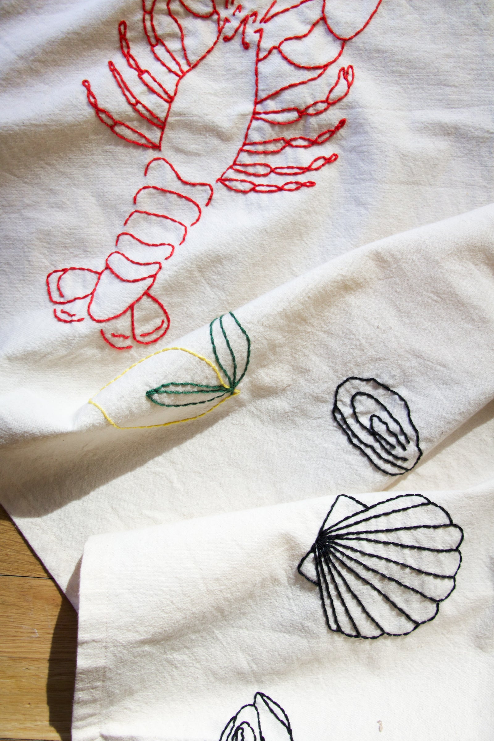 Lobster Embroidered Table Runner, Viand Exclusive! – Viand Mercantile
