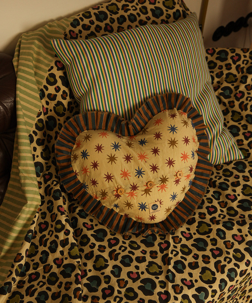 Noa Star Heart Pillow – Viand Mercantile